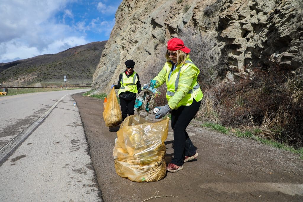 Hitting the roads: Hundreds of volunteers take to Eagle County highways ...